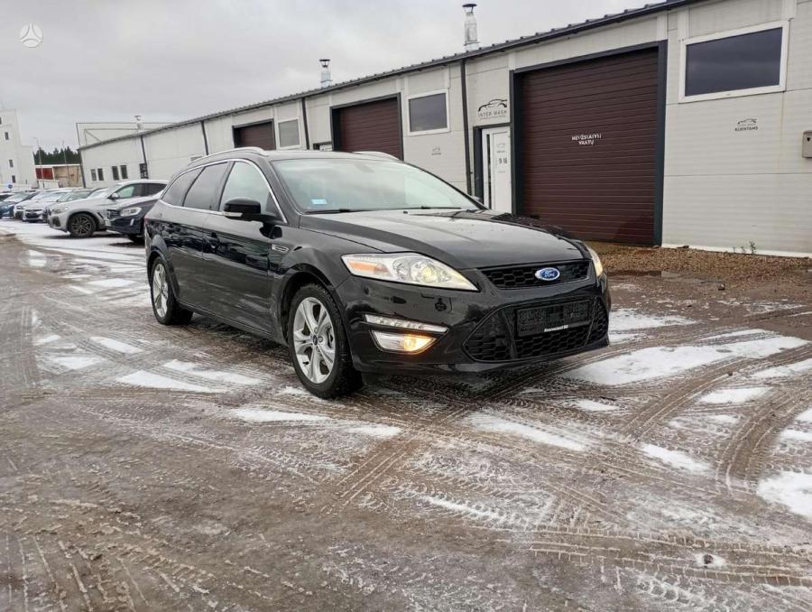 Black Ford Mondeo 2014 in Utena, with an engine capacity of 1.56 L and mileage of 215 thousand km for 4699 €, photo 1 on AUTOMOTO.COM.LV