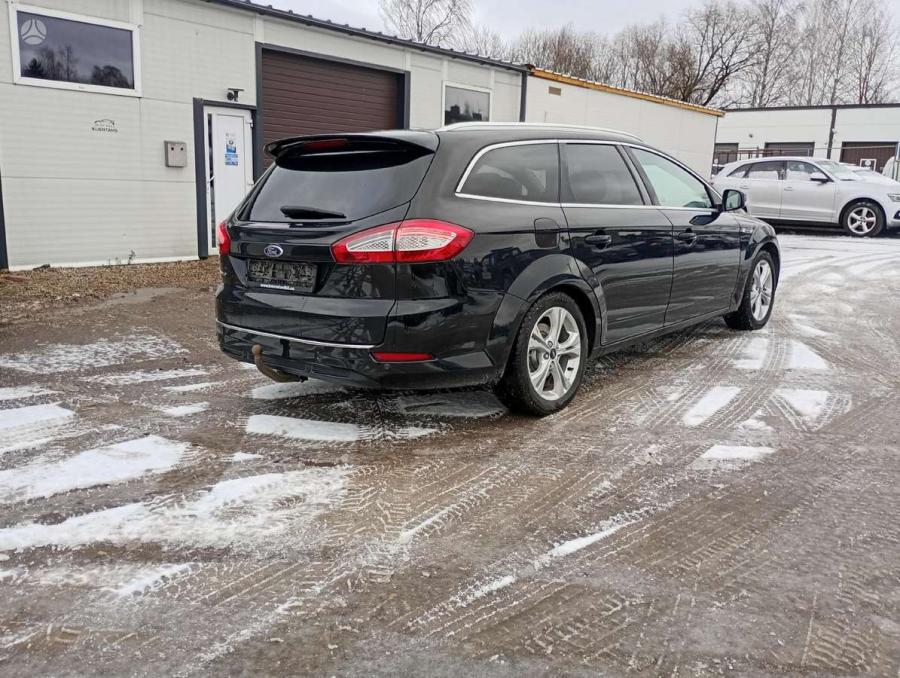 Black Ford Mondeo 2014 in Utena, with an engine capacity of 1.56 L and mileage of 215 thousand km for 4699 €, photo 2 on AUTOMOTO.COM.LV