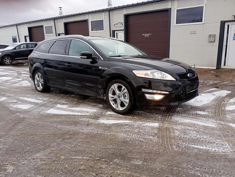 Black Ford Mondeo 2014 in Utena, with an engine capacity of 1.56 L and mileage of 215 thousand km for 4699 €, photo 3 on AUTOMOTO.COM.LV