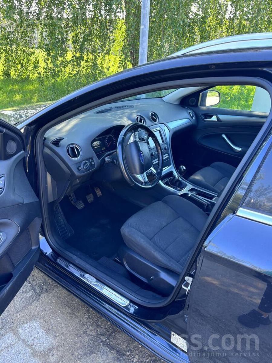 Melns Ford Mondeo 2014 Bauska, ar dzinēja tilpumu 2.00 L un nobraukumu 305 tūkst. km par 3700 €, foto 5 vietnē AUTOMOTO.COM.LV
