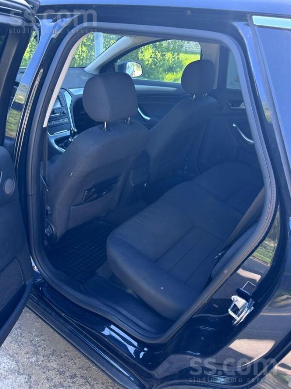 Melns Ford Mondeo 2014 Bauska, ar dzinēja tilpumu 2.00 L un nobraukumu 305 tūkst. km par 3700 €, foto 5 vietnē AUTOMOTO.COM.LV