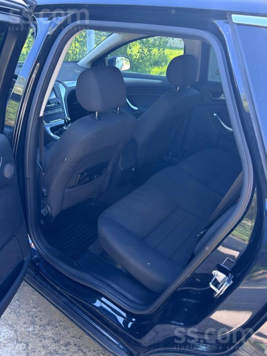 Melns Ford Mondeo 2014 Bauska, ar dzinēja tilpumu 2.00 L un nobraukumu 305 tūkst. km par 3700 €, foto 6 vietnē AUTOMOTO.COM.LV