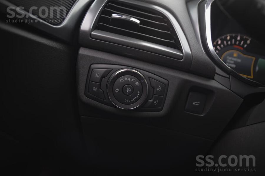 Melns Ford Mondeo 2014 Tukums, ar dzinēja tilpumu 2.00 L un nobraukumu 276 tūkst. km par 6499 €, foto 28 vietnē AUTOMOTO.COM.LV