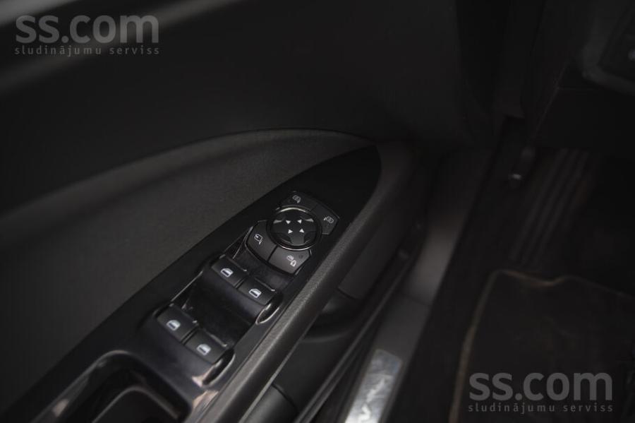 Melns Ford Mondeo 2014 Tukums, ar dzinēja tilpumu 2.00 L un nobraukumu 276 tūkst. km par 6499 €, foto 29 vietnē AUTOMOTO.COM.LV