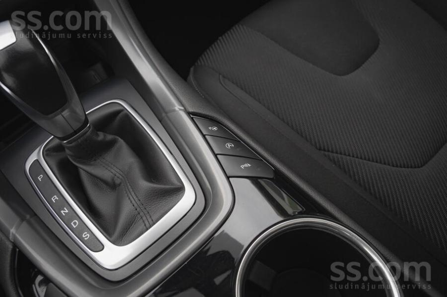 Melns Ford Mondeo 2014 Tukums, ar dzinēja tilpumu 2.00 L un nobraukumu 276 tūkst. km par 6499 €, foto 35 vietnē AUTOMOTO.COM.LV