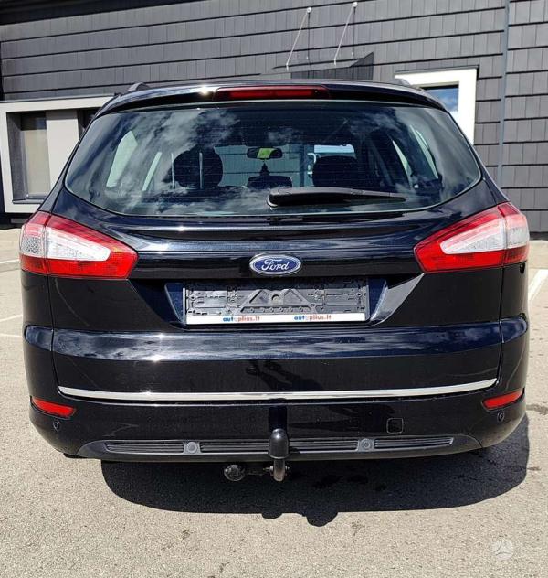 Ford Mondeo 2014 in Kaunas on AUTOMOTO.COM.LV Black Ford Mondeo 2014 in Kaunas, with an engine capacity of 1.56 L and mileage of 292 thousand km for 3699 €, photo 6 on AUTOMOTO.COM.LV