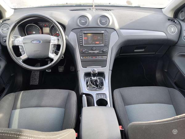 Ford Mondeo 2014 in Kaunas on AUTOMOTO.COM.LV Black Ford Mondeo 2014 in Kaunas, with an engine capacity of 1.56 L and mileage of 292 thousand km for 3699 €, photo 8 on AUTOMOTO.COM.LV