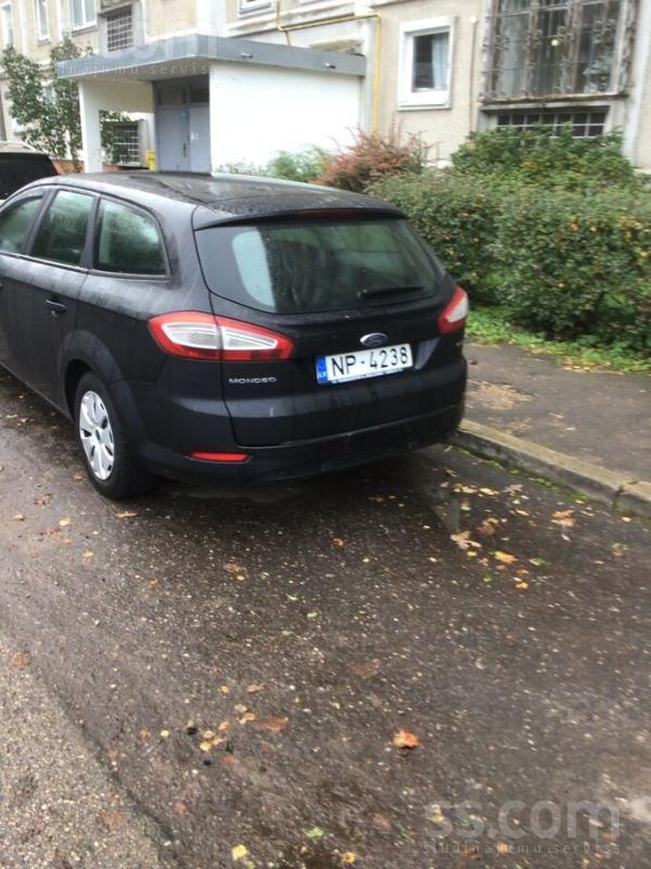 Melns Ford Mondeo 2014 Rīga, ar dzinēja tilpumu 1.50 L un nobraukumu 425 tūkst. km par 3000 €, foto 3 vietnē AUTOMOTO.COM.LV