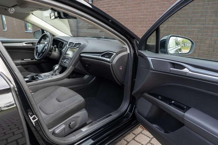 Melns Ford Mondeo 2015 Marijampole, ar dzinēja tilpumu 2.00 L un nobraukumu 264 tūkst. km par 8450 €, foto 33 vietnē AUTOMOTO.COM.LV