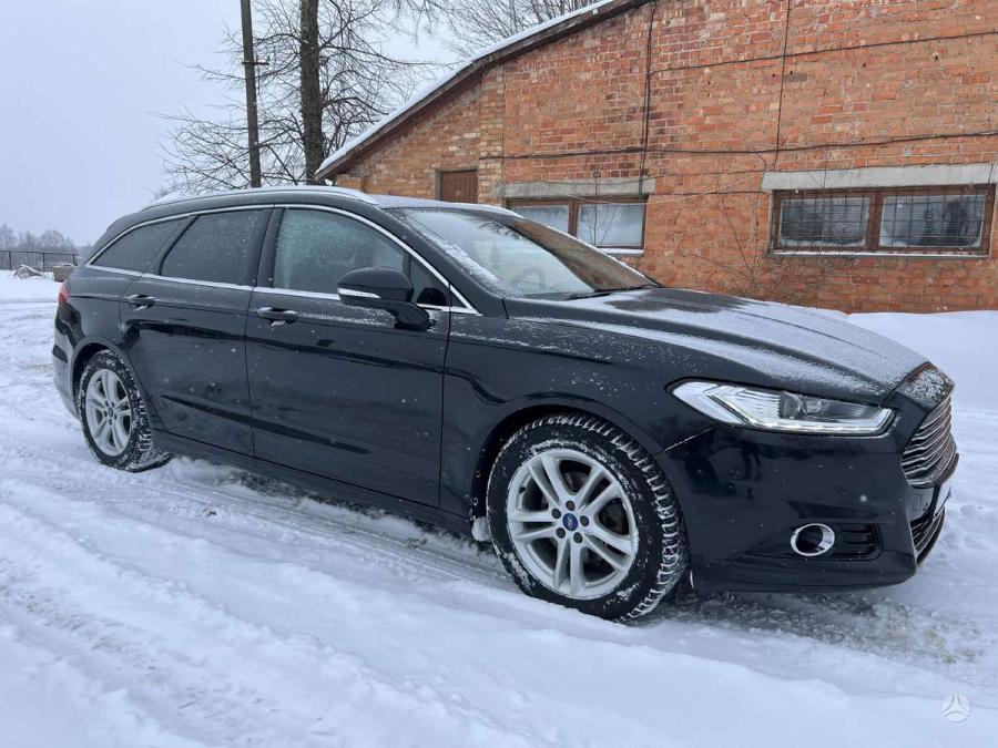 Black Ford Mondeo 2015 in Utena, with an engine capacity of 2.00 L and mileage of 337 thousand km for 6100 €, photo 3 on AUTOMOTO.COM.LV