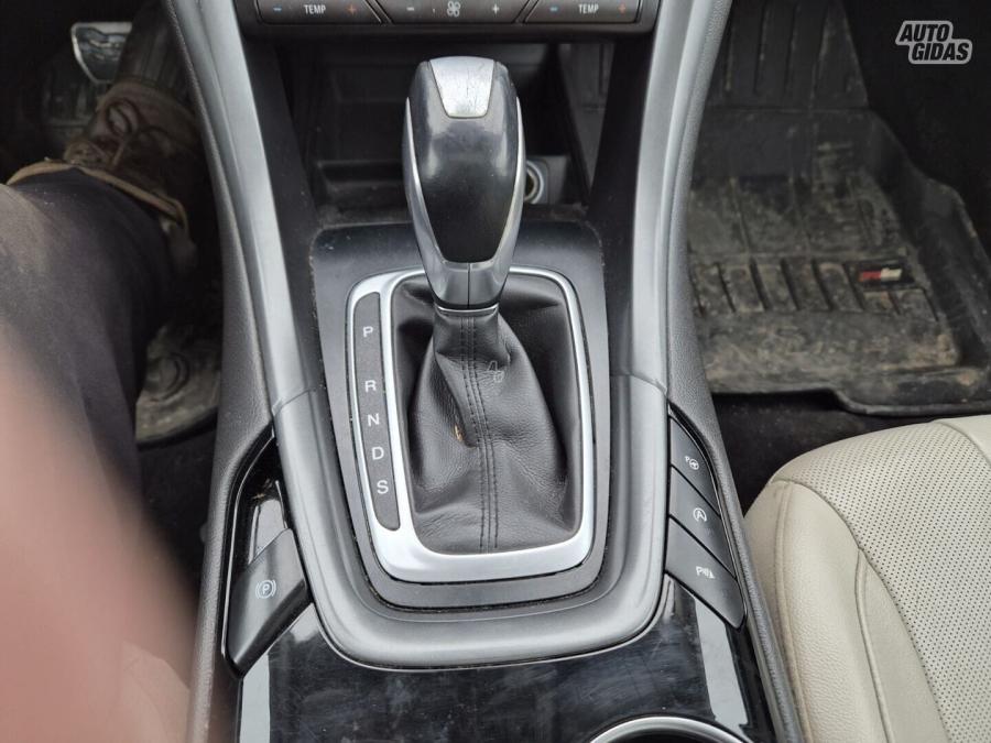 Black Ford Mondeo 2015 in Vilnius, with an engine capacity of 2.00 L and mileage of 249 thousand km for 7100 €, photo 15 on AUTOMOTO.COM.LV