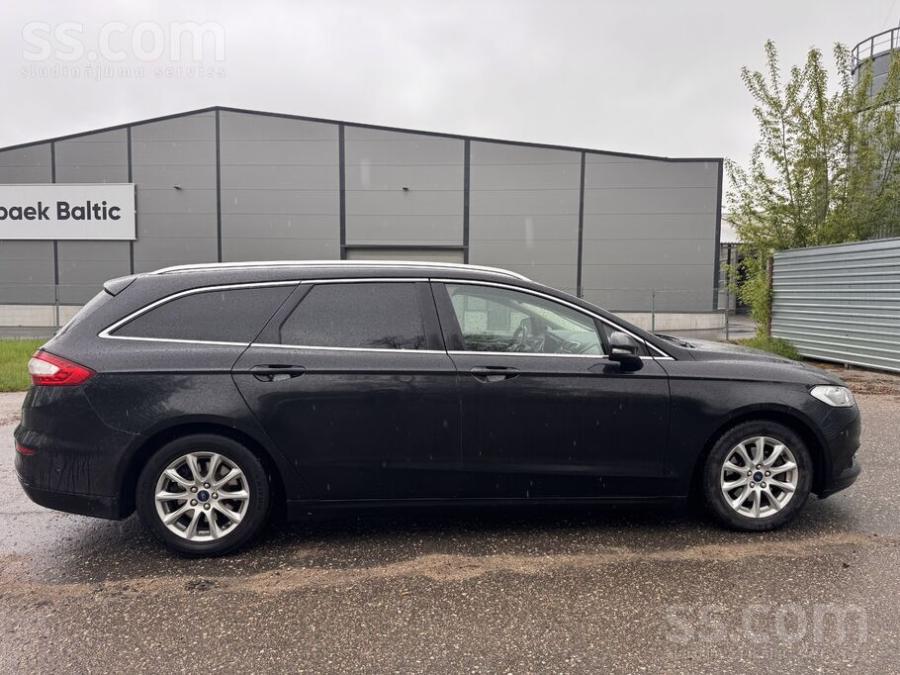 Melns Ford Mondeo 2015 Rīga, ar dzinēja tilpumu 1.50 L un nobraukumu 297 tūkst. km par 5550 €, foto 5 vietnē AUTOMOTO.COM.LV