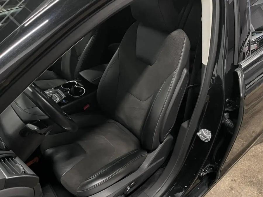 Black Ford Mondeo 2015 in Jurmala, with an engine capacity of 2.00 L and mileage of 284 thousand km for 8995 €, photo 17 on AUTOMOTO.COM.LV
