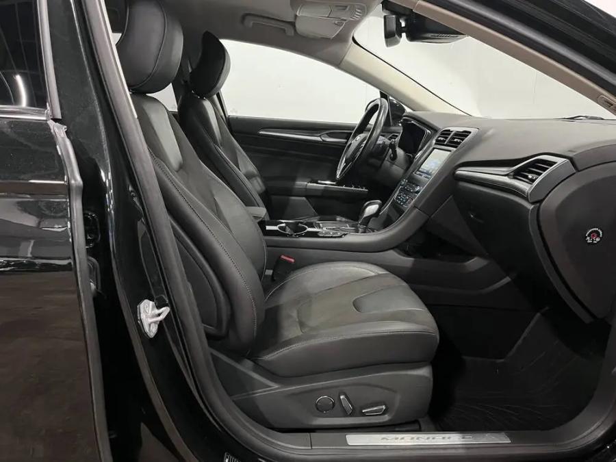 Black Ford Mondeo 2015 in Jurmala, with an engine capacity of 2.00 L and mileage of 284 thousand km for 8995 €, photo 20 on AUTOMOTO.COM.LV