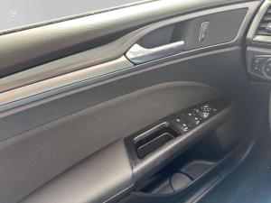 Melns Ford Mondeo 2015 Kauņa, ar dzinēja tilpumu 2.00 L un nobraukumu 268 tūkst. km par 6490 €, foto 9 vietnē AUTOMOTO.COM.LV