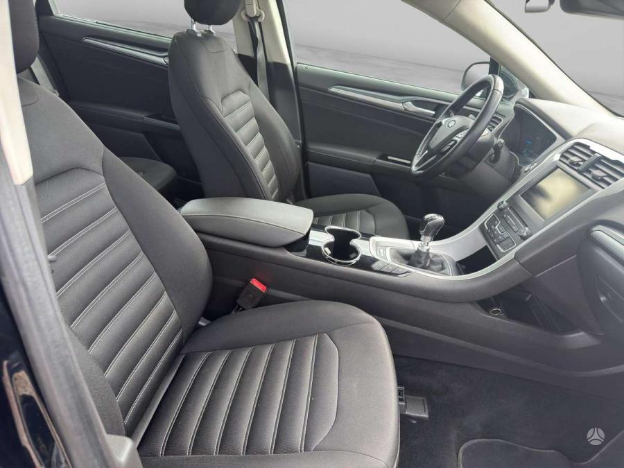 Melns Ford Mondeo 2015 Kauņa, ar dzinēja tilpumu 2.00 L un nobraukumu 268 tūkst. km par 6490 €, foto 13 vietnē AUTOMOTO.COM.LV