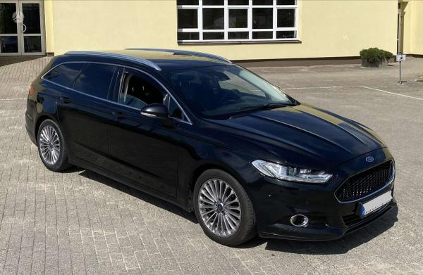 Black Ford Mondeo 2015 in Vilnius, with an engine capacity of 2.00 L and mileage of 246 thousand km for 7999 €, photo 3 on AUTOMOTO.COM.LV