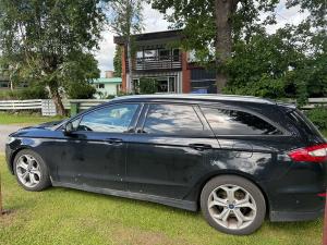 Black Ford Mondeo 2015 in Rakvere, with an engine capacity of 2.00 L and mileage of 286 thousand km for 6450 €, photo 6 on AUTOMOTO.COM.LV