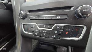 Black Ford Mondeo 2015 in Kaunas, with an engine capacity of 2.00 L and mileage of 262 thousand km for 6999 €, photo 17 on AUTOMOTO.COM.LV