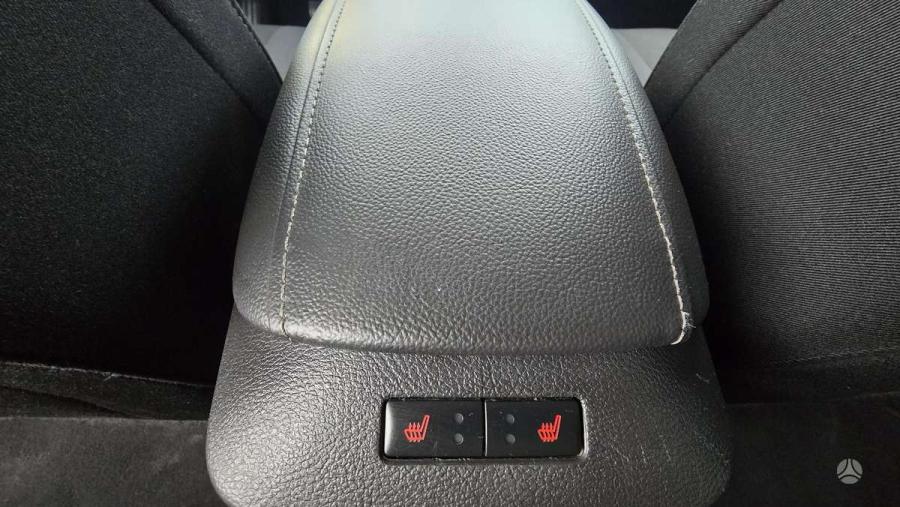 Black Ford Mondeo 2015 in Kaunas, with an engine capacity of 2.00 L and mileage of 262 thousand km for 6999 €, photo 21 on AUTOMOTO.COM.LV
