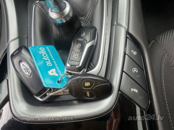 Black Ford Mondeo 2015 in Voru, with an engine capacity of 1.50 L and mileage of 256 thousand km for 5590 €, photo 11 on AUTOMOTO.COM.LV