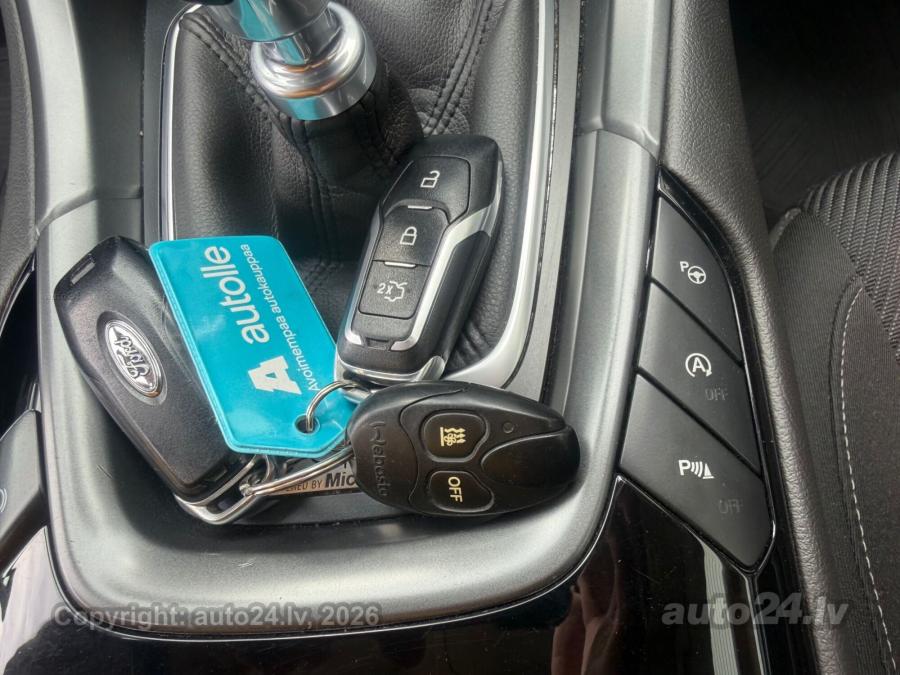 Black Ford Mondeo 2015 in Voru, with an engine capacity of 1.50 L and mileage of 256 thousand km for 5590 €, photo 11 on AUTOMOTO.COM.LV