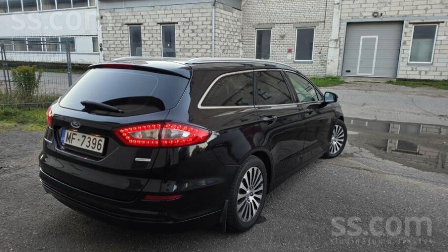 Melns Ford Mondeo 2015 Rīga, ar dzinēja tilpumu 1.50 L un nobraukumu 148 tūkst. km par 5700 €, foto 4 vietnē AUTOMOTO.COM.LV
