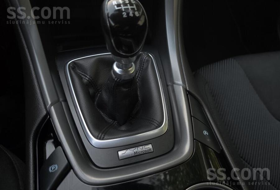 Melns Ford Mondeo 2015 Rīga, ar dzinēja tilpumu 1.50 L un nobraukumu 148 tūkst. km par 5700 €, foto 15 vietnē AUTOMOTO.COM.LV