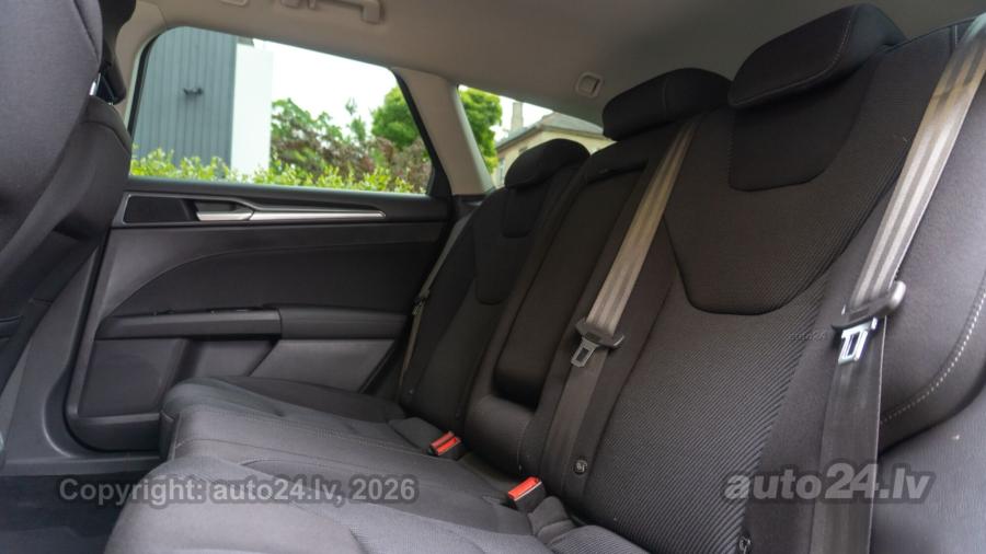 Melns Ford Mondeo 2016 Tallina, ar dzinēja tilpumu 2.00 L un nobraukumu 138 tūkst. km par 10900 €, foto 13 vietnē AUTOMOTO.COM.LV