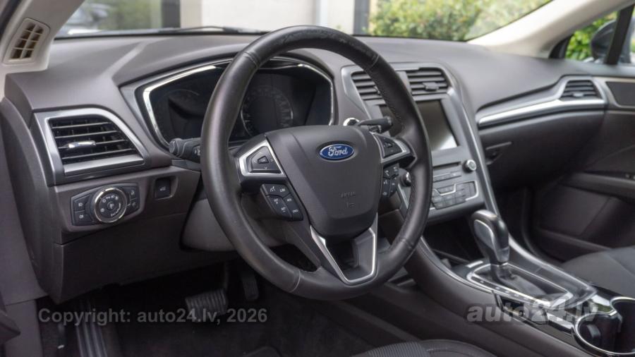 Melns Ford Mondeo 2016 Tallina, ar dzinēja tilpumu 2.00 L un nobraukumu 138 tūkst. km par 10900 €, foto 14 vietnē AUTOMOTO.COM.LV