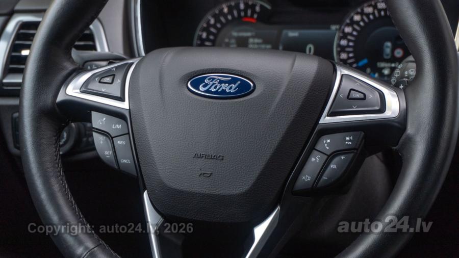 Melns Ford Mondeo 2016 Tallina, ar dzinēja tilpumu 2.00 L un nobraukumu 138 tūkst. km par 10900 €, foto 17 vietnē AUTOMOTO.COM.LV