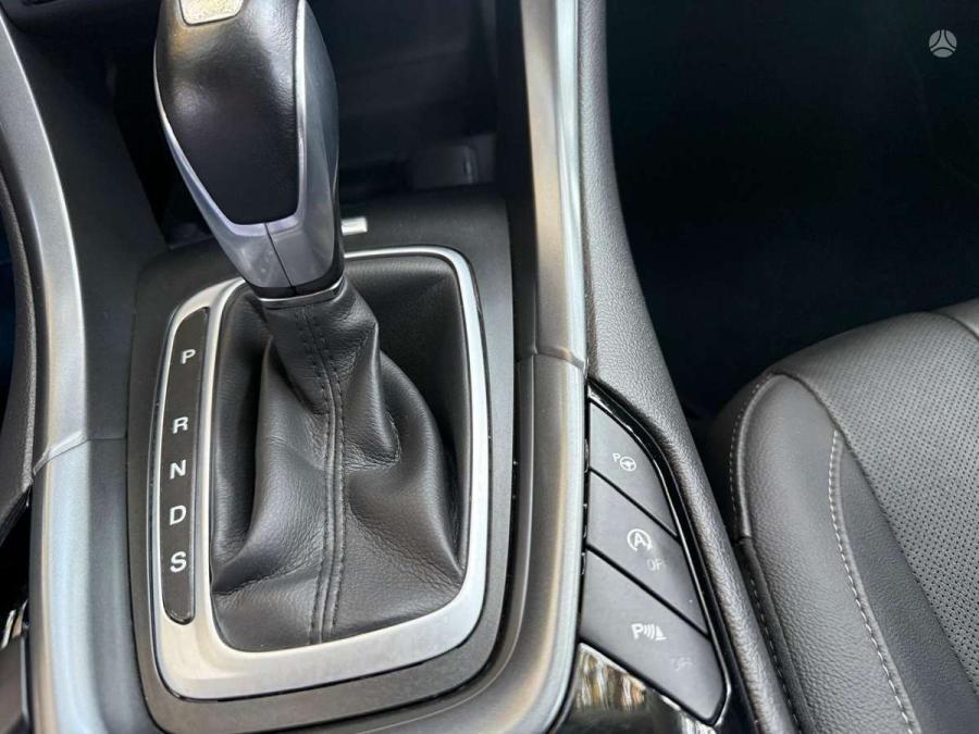 Melns Ford Mondeo 2016 Utena, ar dzinēja tilpumu 2.00 L un nobraukumu 232 tūkst. km par 8750 €, foto 13 vietnē AUTOMOTO.COM.LV