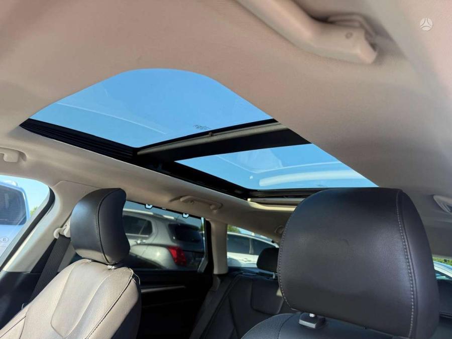 Melns Ford Mondeo 2016 Utena, ar dzinēja tilpumu 2.00 L un nobraukumu 232 tūkst. km par 8750 €, foto 23 vietnē AUTOMOTO.COM.LV