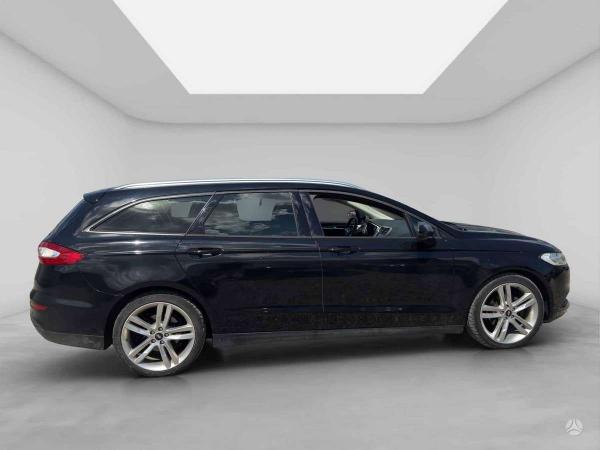 Black Ford Mondeo 2016 in Vilnius, with an engine capacity of 2.00 L and mileage of 249 thousand km for 7290 €, photo 7 on AUTOMOTO.COM.LV