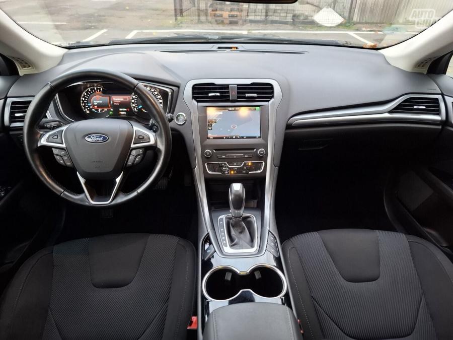 Black Ford Mondeo 2016 in Vilnius, with an engine capacity of 2.00 L and mileage of 266 thousand km for 6700 €, photo 4 on AUTOMOTO.COM.LV