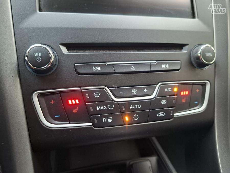 Black Ford Mondeo 2016 in Vilnius, with an engine capacity of 2.00 L and mileage of 266 thousand km for 6700 €, photo 20 on AUTOMOTO.COM.LV