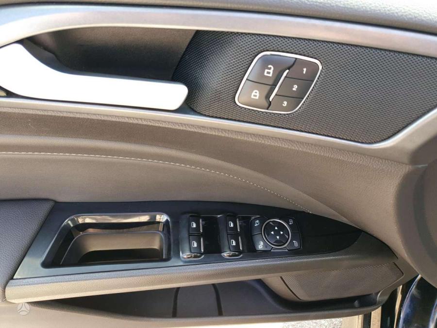 Melns Ford Mondeo 2017 Kauņa, ar dzinēja tilpumu 2.00 L un nobraukumu 196 tūkst. km par 7950 €, foto 19 vietnē AUTOMOTO.COM.LV