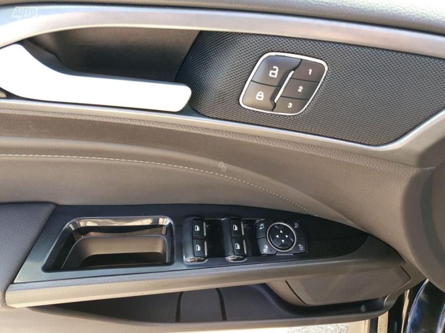 Black Ford Mondeo 2017 in Kaunas, with an engine capacity of 2.00 L and mileage of 194 thousand km for 7950 €, photo 19 on AUTOMOTO.COM.LV