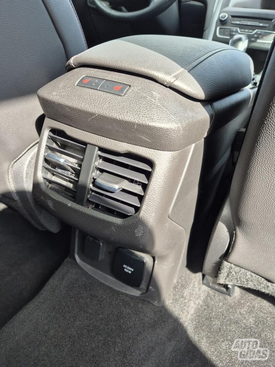 Black Ford Mondeo 2017 in Kaunas, with an engine capacity of 2.00 L and mileage of 194 thousand km for 7950 €, photo 21 on AUTOMOTO.COM.LV