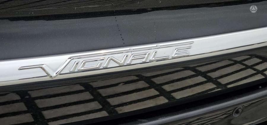 Black Ford Mondeo 2017 in Klaipeda, with an engine capacity of 2.00 L and mileage of 212 thousand km for 9799 €, photo 29 on AUTOMOTO.COM.LV