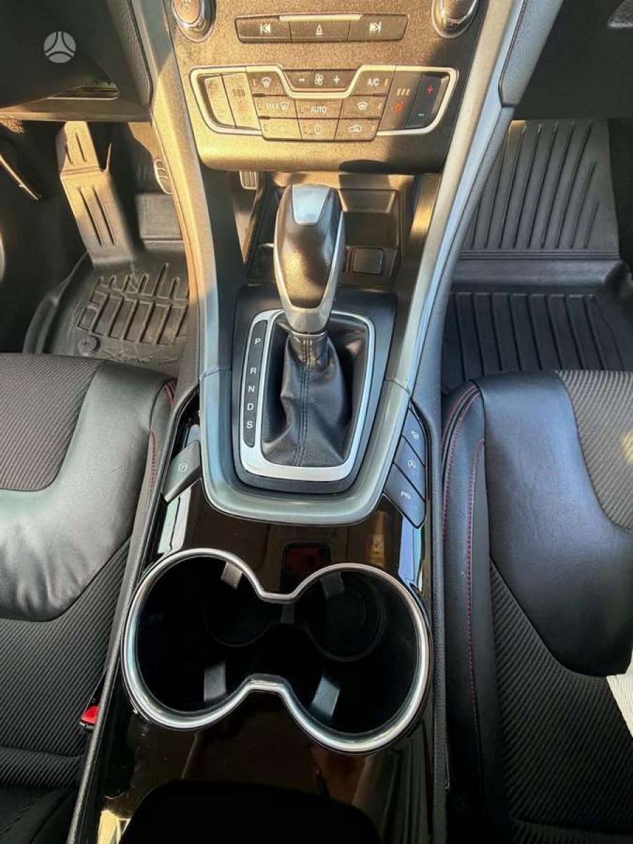 Black Ford Mondeo 2017 in Ukmerge, with an engine capacity of 2.00 L and mileage of 320 thousand km for 7750 €, photo 11 on AUTOMOTO.COM.LV