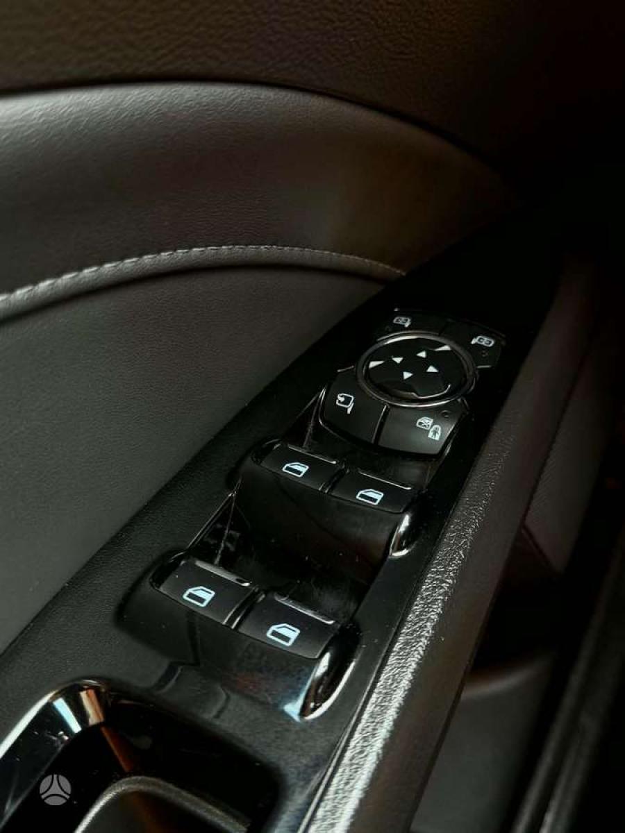 Black Ford Mondeo 2017 in Ukmerge, with an engine capacity of 2.00 L and mileage of 320 thousand km for 7750 €, photo 20 on AUTOMOTO.COM.LV