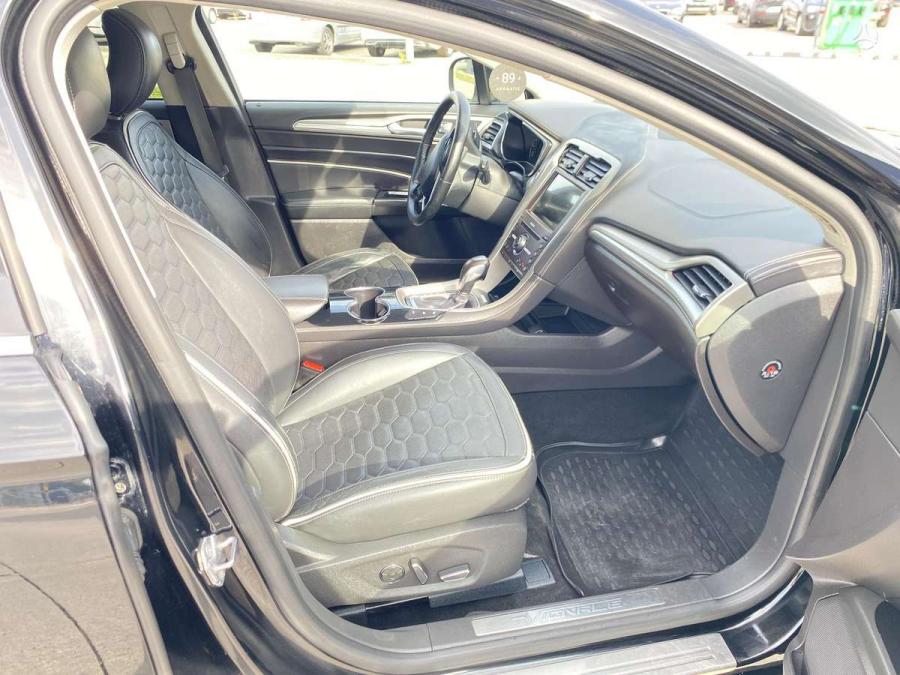 Melns Ford Mondeo 2018 Šauļi, ar dzinēja tilpumu 2.00 L un nobraukumu 341 tūkst. km par 9500 €, foto 24 vietnē AUTOMOTO.COM.LV