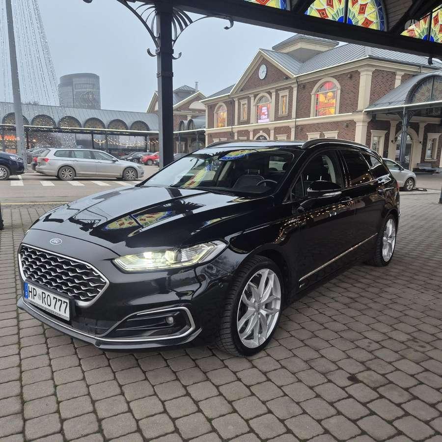 Black Ford Mondeo 2019 in Kaunas, with an engine capacity of 2.00 L and mileage of 267 thousand km for 12450 €, photo 1 on AUTOMOTO.COM.LV