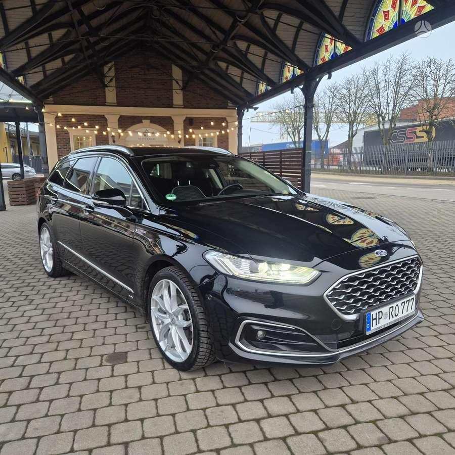 Black Ford Mondeo 2019 in Kaunas, with an engine capacity of 2.00 L and mileage of 267 thousand km for 12450 €, photo 3 on AUTOMOTO.COM.LV