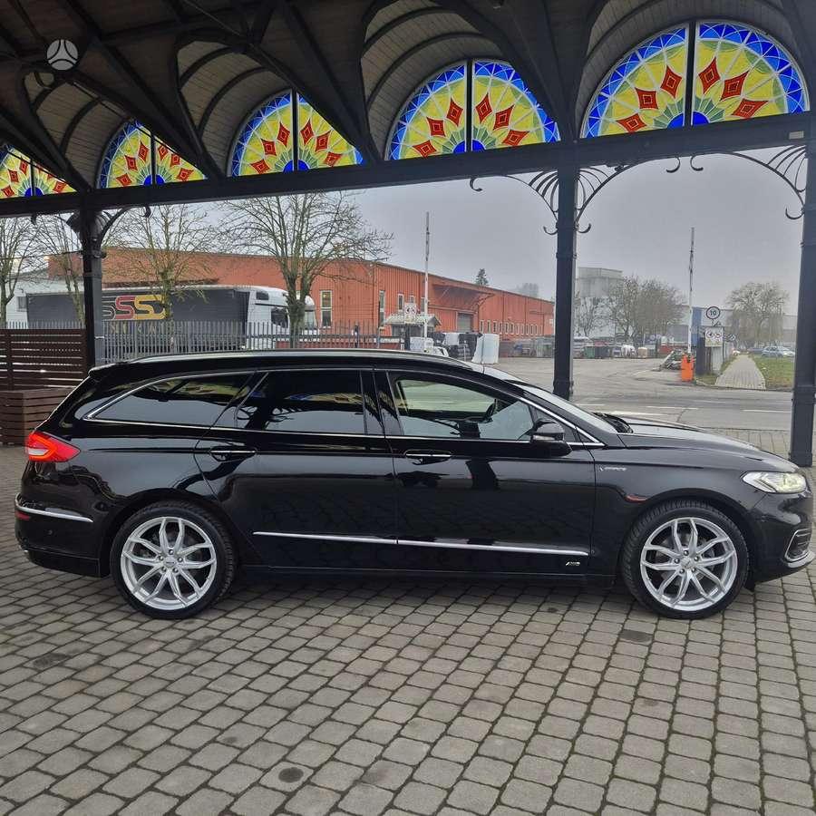 Black Ford Mondeo 2019 in Kaunas, with an engine capacity of 2.00 L and mileage of 267 thousand km for 12450 €, photo 6 on AUTOMOTO.COM.LV