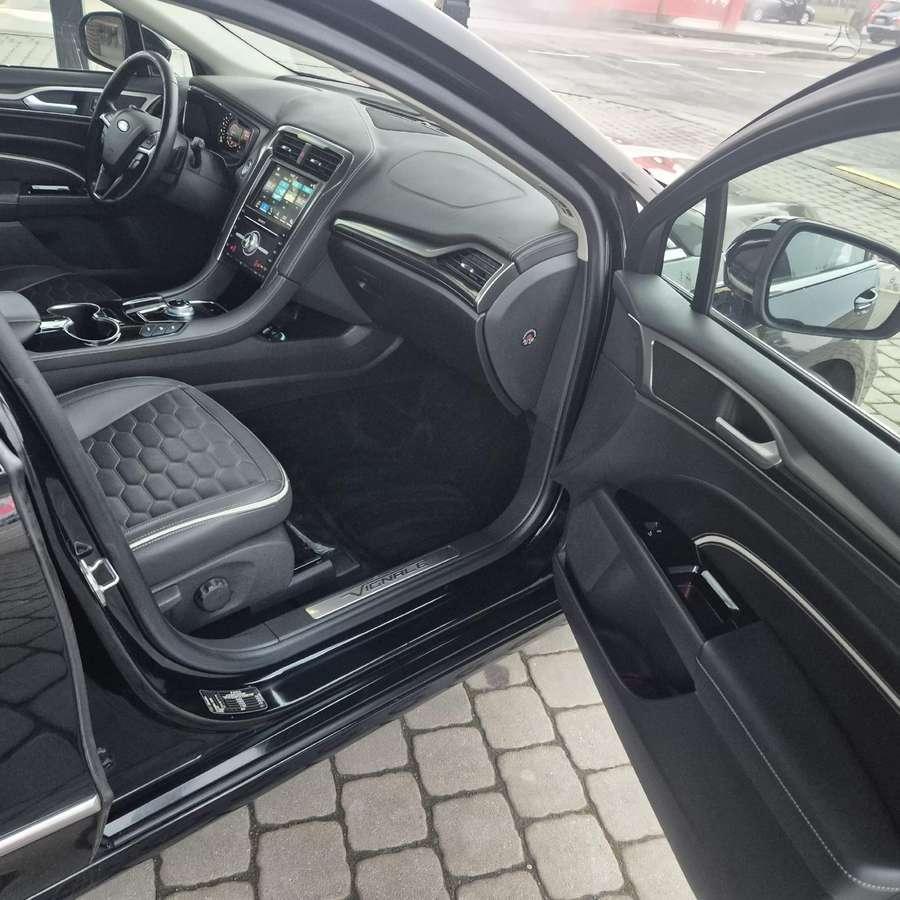 Black Ford Mondeo 2019 in Kaunas, with an engine capacity of 2.00 L and mileage of 267 thousand km for 12450 €, photo 22 on AUTOMOTO.COM.LV