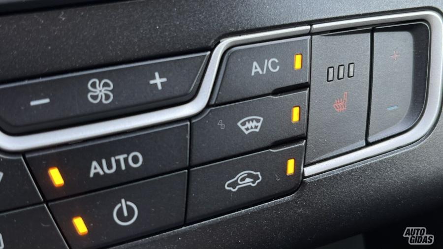 Melns Ford Mondeo 2019 Marijampole, ar dzinēja tilpumu 2.00 L un nobraukumu 298 tūkst. km par 7250 €, foto 15 vietnē AUTOMOTO.COM.LV