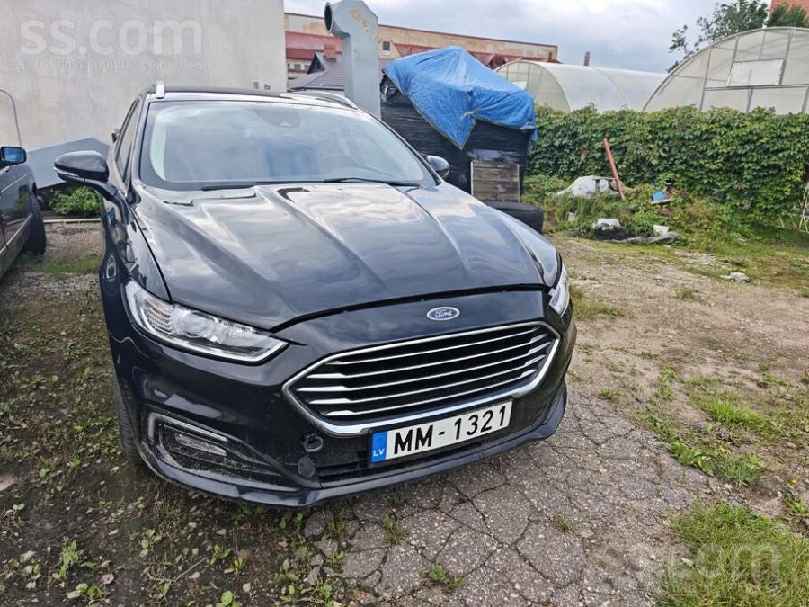 Melns Ford Mondeo 2019 Daugavpils, ar dzinēja tilpumu 2.00 L un nobraukumu 240 tūkst. km par 5000 €, foto 1 vietnē AUTOMOTO.COM.LV