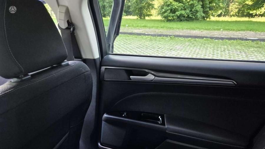 Black Ford Mondeo 2020 in Vilnius, with an engine capacity of 2.00 L and mileage of 171 thousand km for 11500 €, photo 27 on AUTOMOTO.COM.LV